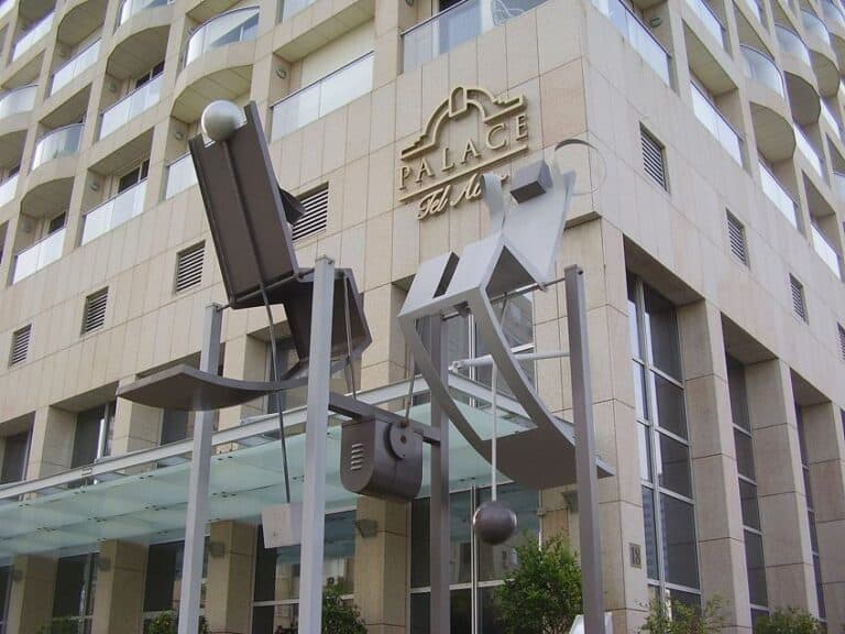 Kinetic Art - The History of the Kinetic Art Movement